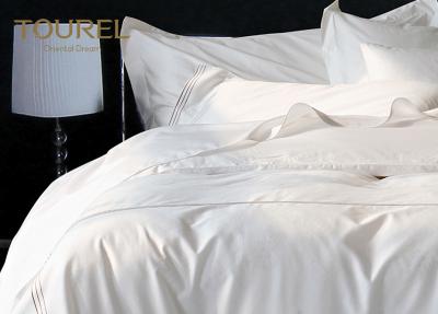 Cina Insieme bianco su ordinazione della copertura del piumino dell'hotel per il letto gemellato di dimensione/la lettiera vivente in vendita