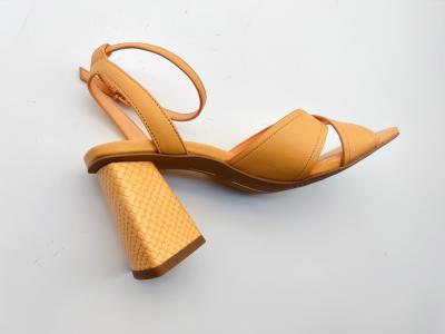 Cina L'arancia ha tallonato pantofole trasversali della cinghia del quadrato di Toe Sandals delle donne di cuoio del ODM/OEM in vendita