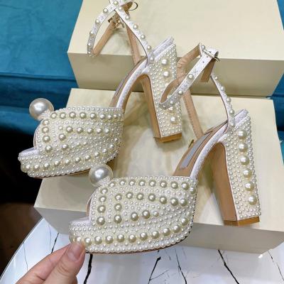 Cina Allineare eccellente di Microfiber dei sandali del tacco alto di pigolio madreperlaceo respirabile in vendita