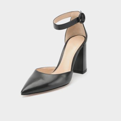 Cina Tallone quadrato Tan Ankle Strap Shoes, scarpe delle signore della cinghia della caviglia di 8cm in vendita