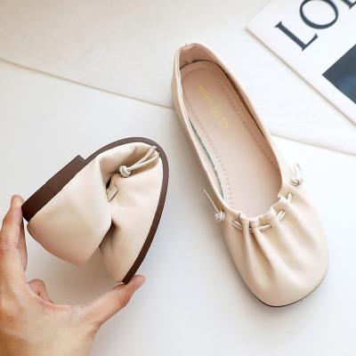 Cina Solid Color Soft Ballet Flat Shoes , Women's White Square Toe Crinkled Rubber Flat Shoes in vendita