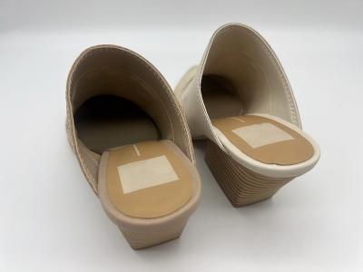 Cina Toe Shoes Tan aguzzo delle donne dell'OEM/scarpe casuali del bianco sporco con TPR Outsole in vendita