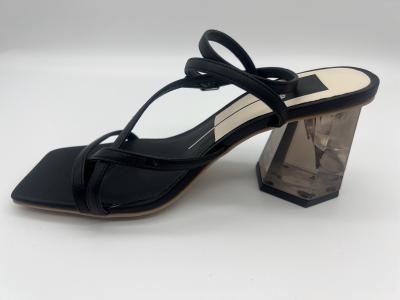 Cina Le ampie signore nere adatte delicatamente rivestono di pelle il quadrato Toe Ankle Strap Heels dell'estate dei sandali in vendita