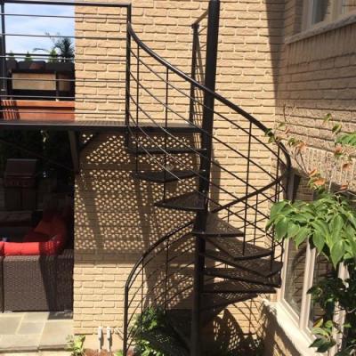 China Custom Metal Spiral Staircase Outdoor Black Galvanized Steel Spiral Staircase for sale