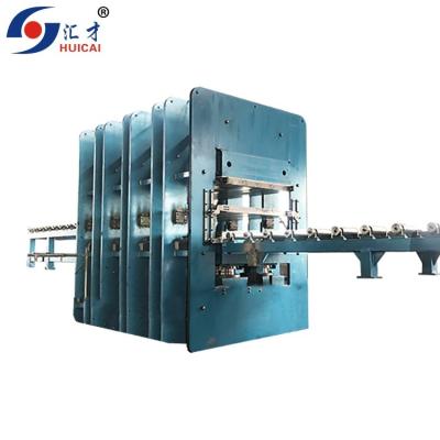 Cina Vulcanizzatore di gomma idraulica automatico per la produzione di cinture di tappeto per auto in vendita