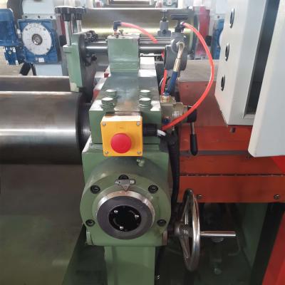 Cina 450 mm di diametro due rulli di miscelazione del mulino per la miscelazione automatica di gomma di silicone in vendita