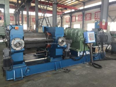 China Triturador de borracha hidráulico de 90 kW de potência para redução do tamanho das partículas de borracha de produção à venda