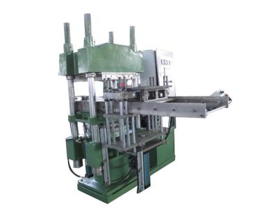 Cina Macchina per modellare le pinne di gomma con tensione richiesta e potenza da 1,5 a 25 kW in vendita