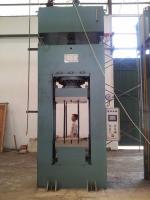 China Manufacturing Plant Solid Tyre Vulcanizing Press Machine with Piston Stroke 700mm-1m for sale