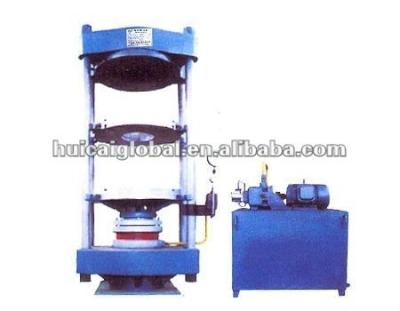 Cina 2700*2170*1770mm Rubber Vulcanizing Car Inner Tire Machine per 4500 Capacità in vendita
