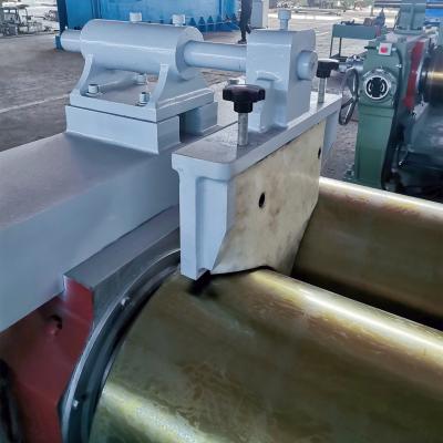Cina 1200 mm lunghezza di lavoro del rullo XK-450 due rulli di miscelazione del mulino per la miscelazione e la fresatura di gomma in vendita