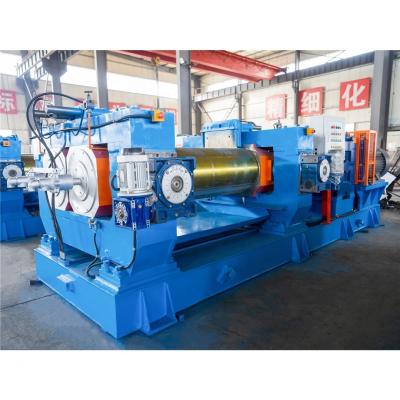 Cina 120000KN Macchina di miscelazione della gomma di tipo aperto con velocità della superficie di rotolamento anteriore di 24,5 m/min in vendita