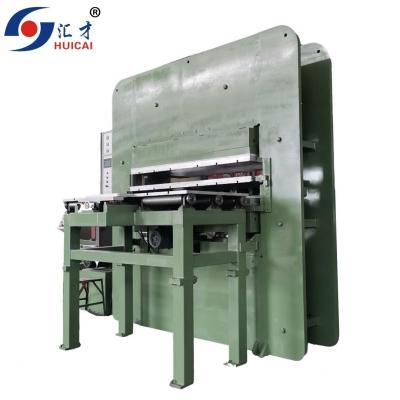Cina Pressa di stampaggio vulcanizzante per tappetini di gomma Potenza di produzione 5,5 kW Dimensione della piastra 1000*1000 mm in vendita