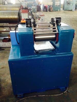 Cina 3500*3200*2800mm Macchine di miscelazione automatica a due rotoli per la miscelazione della gomma di silicone in vendita