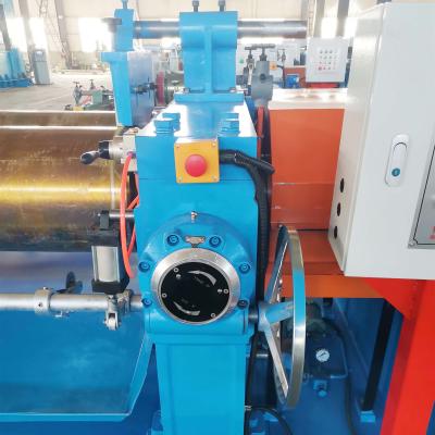 Cina Fabbricazione di gomma a due rotoli con rotoli di diametro 450 mm e peso 2000 kg in vendita