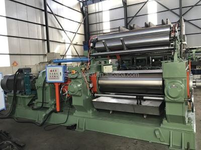 Cina Macchina per il miscelato della gomma con velocità di rotazione del rullo anteriore da 21 a 22 giri al minuto e peso di 11400KN in vendita