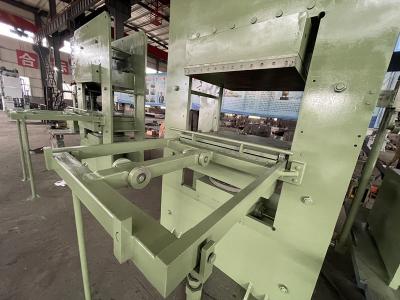 Cina Vulcanizzatore per la formazione di pneumatici in vendita