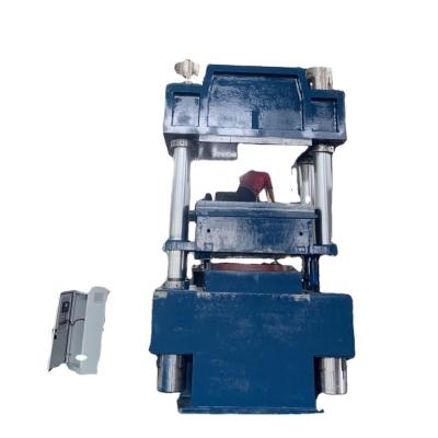 China Prensa de vulcanização de chapas com sistema hidráulico, peso de 6000 kg e vulcanização automática à venda