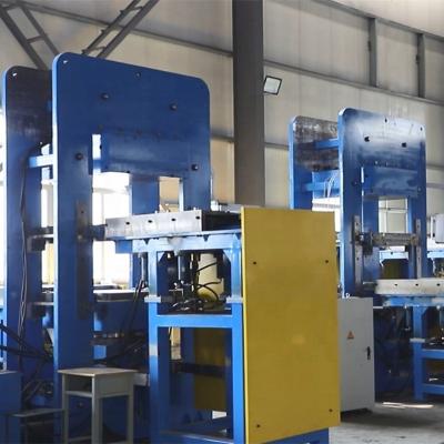 中国 4.00-8.00MN 定数型成形力 熱圧用ゴム圧縮型成形機 販売のため