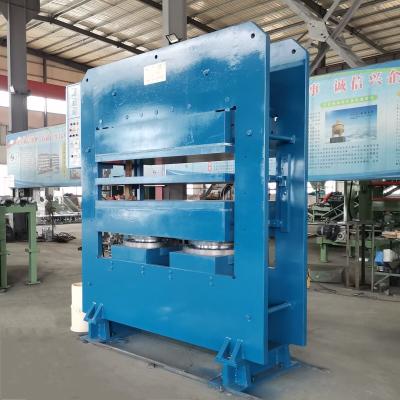 Cina 75 kW macchina automatica di stampa a caldo di gomma per vulcanizzazione precisa di tappeti di gomma in vendita