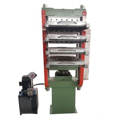 China Makkelijk te bedienen rubberen tegelmachine met blauw vulcanisatieproces en efficiëntie Te koop