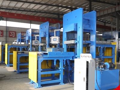 Cina Macchina di vulcanizzazione della gomma XLB-D Y 600*600 con pressa a caldo a potenza del motore principale di 7,5 kW in vendita