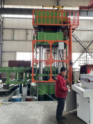 Cina 25000 Dispositivo automatico di spinta e trazione Lo strumento definitivo per la macchina di vulcanizzazione di pneumatici solidi in vendita