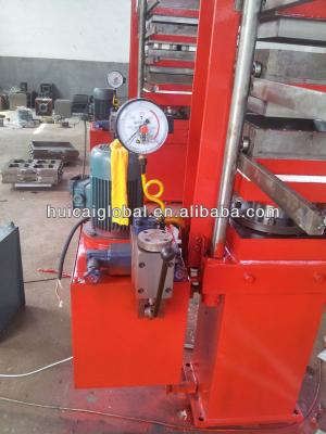 Cina Long Life Life Colonna Tipo Rubber Tile Press Vulcanizer Rubber Tile Making Machine in vendita