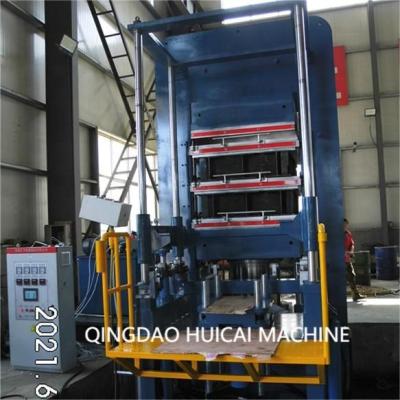 Cina Pressa di vulcanizzazione per pneumatici solidi 220V/380V per applicazioni pesanti Peso KG 21000 KG in vendita