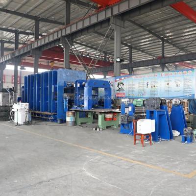 Cina 100KW Colonna Tipo cintura trasportatrice Hot Vulcanizing macchina di produzione in vendita