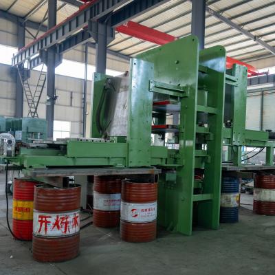 China Pressas vulcanizadoras de borracha de 800T com serviço pós-venda e fácil utilização à venda