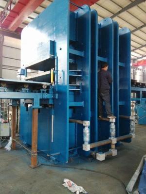 Cina 1-20 tonnellate pneumatici senza aria pneumatici solidi vulcanizzatori pesanti e durevoli in vendita