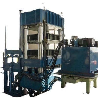 China Máquina de Prensa de Vulcanização de Pneus Sólidos de 1000T com Função de Molde Ejector à venda