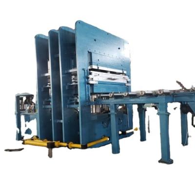 Cina Aumento della produttività La macchina per la fabbricazione di pantofole di gomma con funzione automatica in vendita