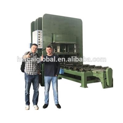 Cina Macchine per la stampa di vulcanizzazione di lamiere per la produzione di tappeti di gomma in impianti di produzione in vendita