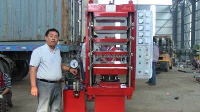 Cina Piastrelle di pavimento di gomma blu verde rosso che producono vulcanizzatore in vendita