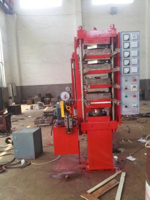 Cina Piastrelle di pavimento di gomma blu verde rosso che producono vulcanizzatore in vendita