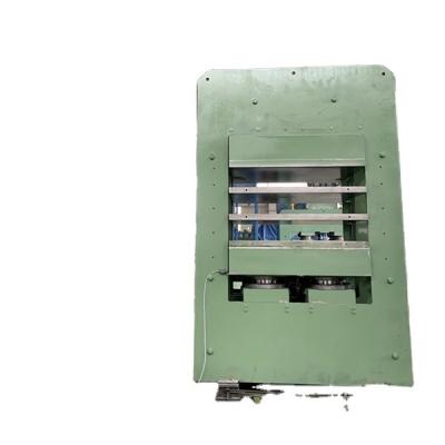 China Pressão vulcanizadora de molde de borracha hidráulica a quente para outras máquinas de pneus Certificado ISO 9001 à venda