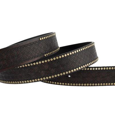 China Unisex Vintage Cow Head Embossed PU Leather Belt with Buckle Fastening Western Rivet Belt for sale