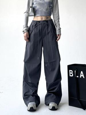 Cina Tasche Decorazione Pantaloni da carico per donne Pantaloni da ginnastica personalizzati per abbigliamento da strada estivo in vendita