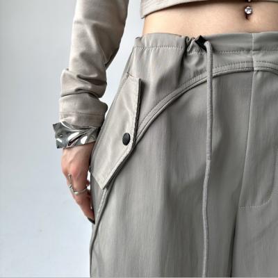 Cina Tasche Decorazione Pantaloni da carico per donne Pantaloni da ginnastica personalizzati per abbigliamento da strada estivo in vendita