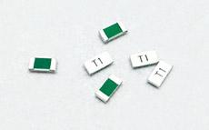 中国 鉛フリー 1206 ヒューズ 63V DC タイムラグヒューズ 信頼性の高い回路保護用 販売のため