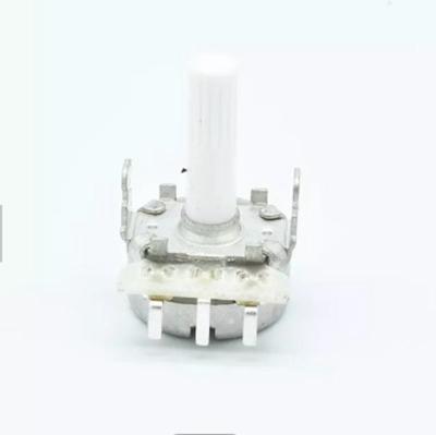 Cina Latest 16mm Plastic Shaft  Solder Lug Pin B100k Rotary Potentiometer in vendita