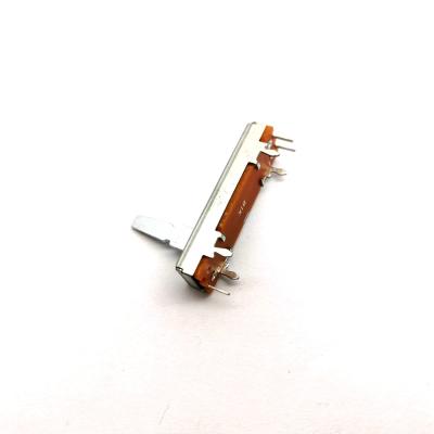 Cina regolamento di sintonia di velocità del potenziometro 250VAC del Fader dello scorrevole di 20mm in vendita