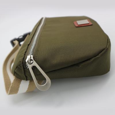 Cina Fanny Pack Logo personalizzato stampato Uomini Donne Viaggi Borsa da vita in nylon Borsa cintura croce in vendita