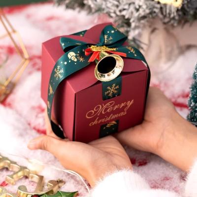China Customized Tote Bag Christmas Paper Gift Box Packaging with Recycled Materials for sale