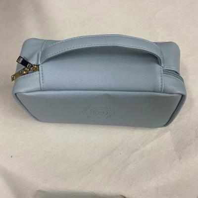 Cina Moda grande borsa trucco impermeabile pelle sacchetto igienico grande piatto portatile tasche interne borsa cosmetica personalizzata per le donne in vendita