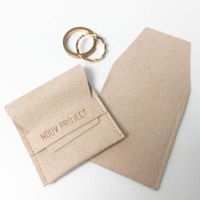China Kleine gevouwen fluwelen sieraden zak De perfecte oplossing voor custom sieraden verpakking Te koop
