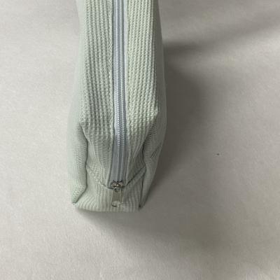 Cina Borsa di trucco a strisce in corduroy per donne di moda. in vendita