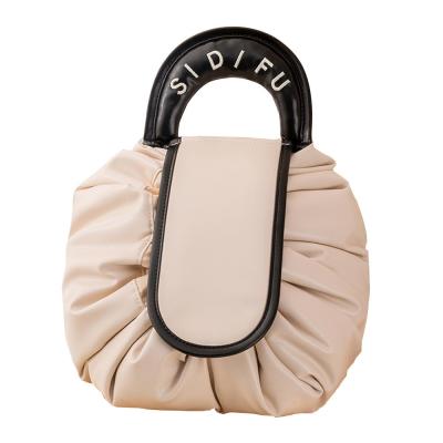 China Custom Logo Design PVC Make-up Bag Solid Pattern Type Drawstring Toiletry Travel Bag Te koop